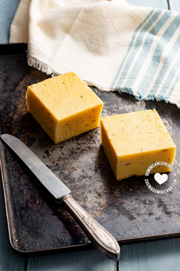 Arepa Salada Recipe (Dominican Savory Cornbread)