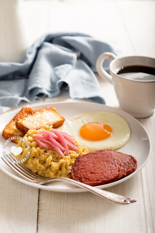 Mangu [Video+Recipe] Dominican Mashed Plantains