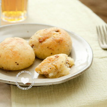 Pan de Yuca [Video+Recipe] Easy Yuca Bread