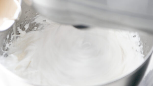 Suspiro [Video+Recipe] Meringue Icing for Dominican Cake