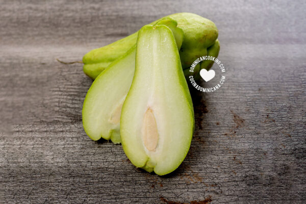 Rendir: 8 Meat Dishes with Dominican Vegetables